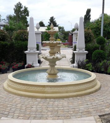 Medium Pool kerbs, vases and plinths | Haddonstone